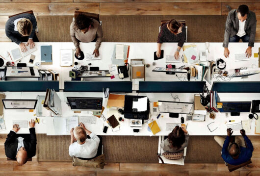 Maximizing Office Efficiency: A Guide to 5 Popular Office Layouts